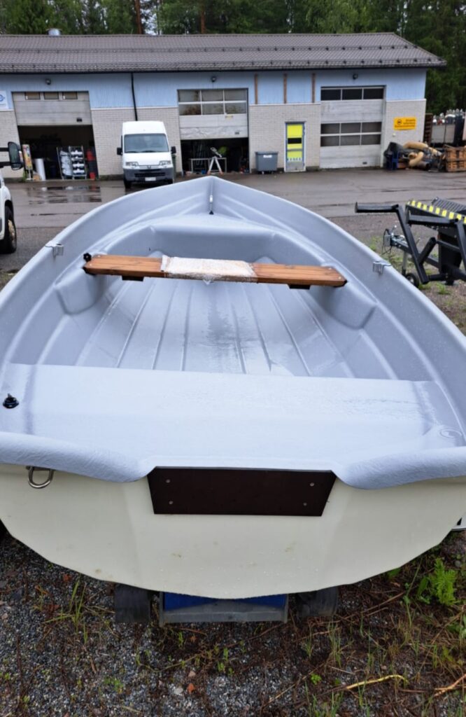 Soutuvene sähköperämoottorilla - RelluRent - miksi ostaa kun voi vuokrata